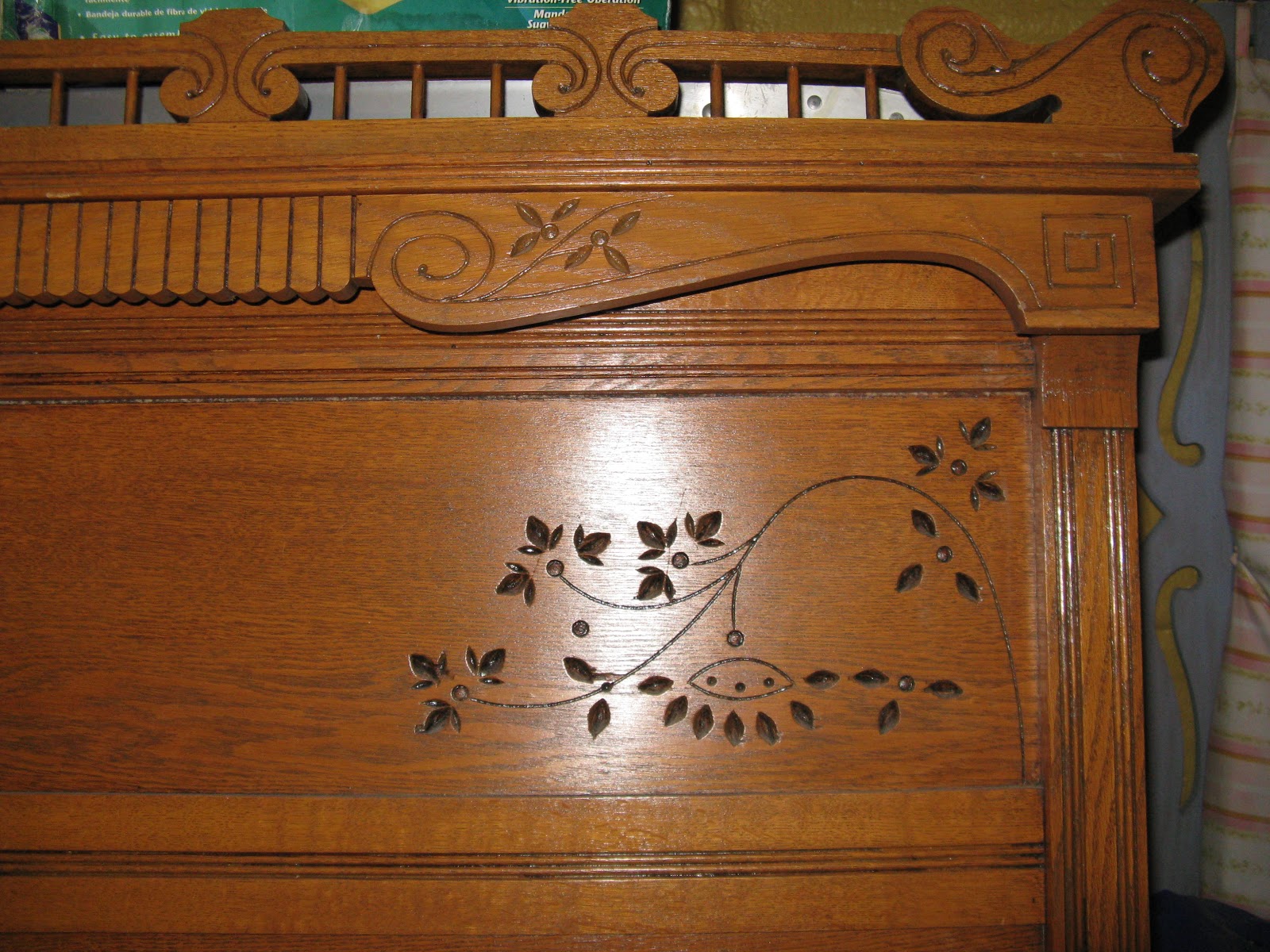 .: Antique spoon carved bed
