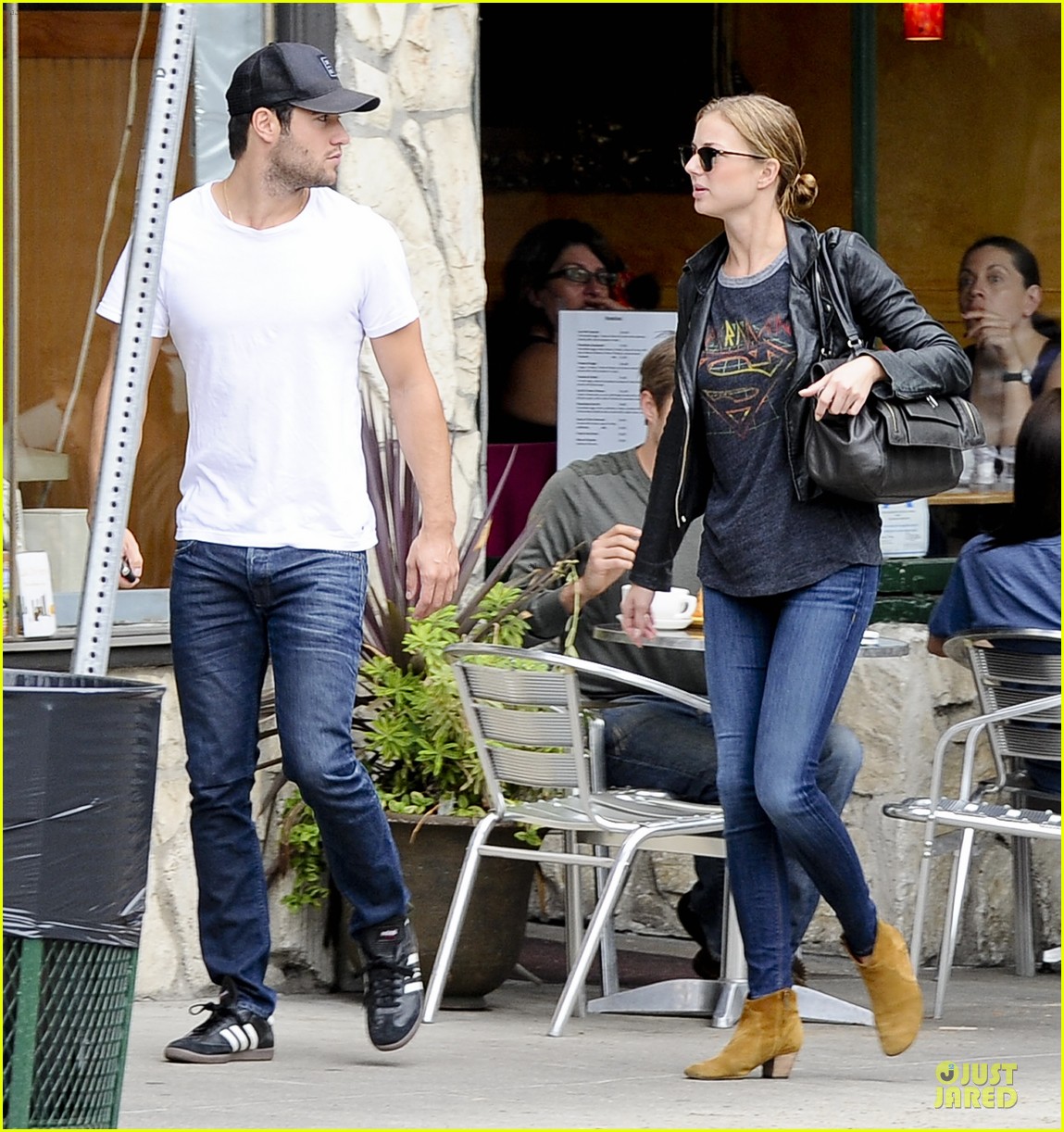 Gossip Journal: Emily VanCamp in Los Feliz