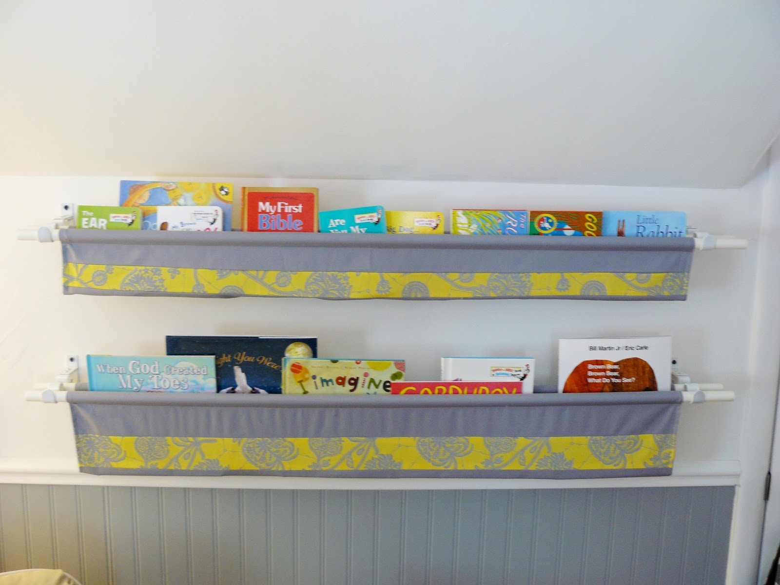 The Woven Home: Sewing Projects: Fabric Book Holder