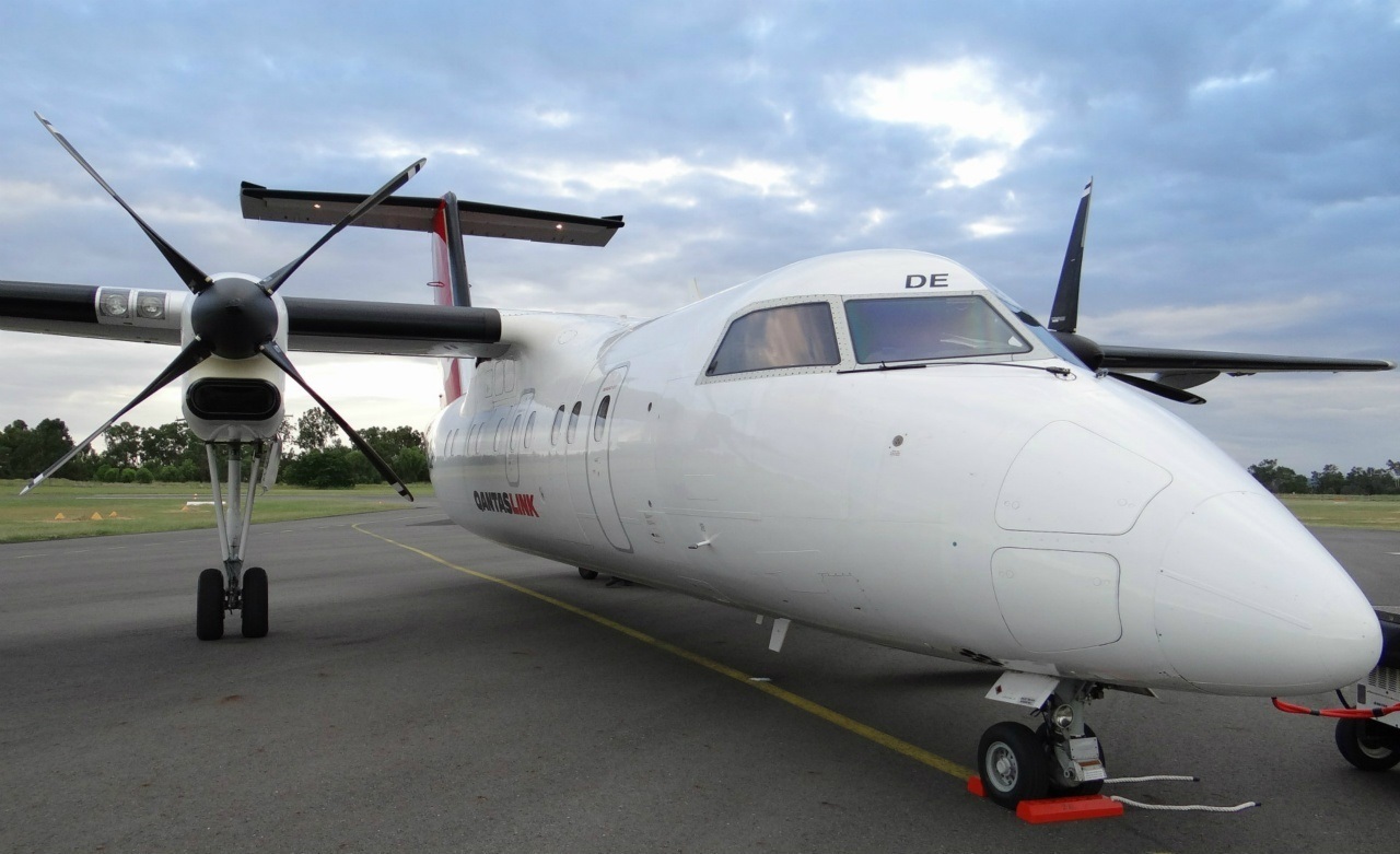 Air Queensland.blogspot: QantasLink de Havilland Dash 8-200 / Q200