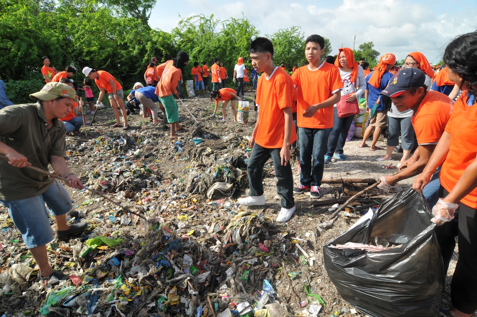 Villar Foundation Partners with DZRH for Manila Bay Cleanup Cleanup ...