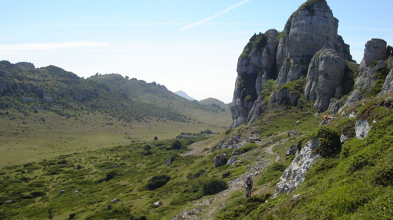 Biciorama: Sendas de Toloño