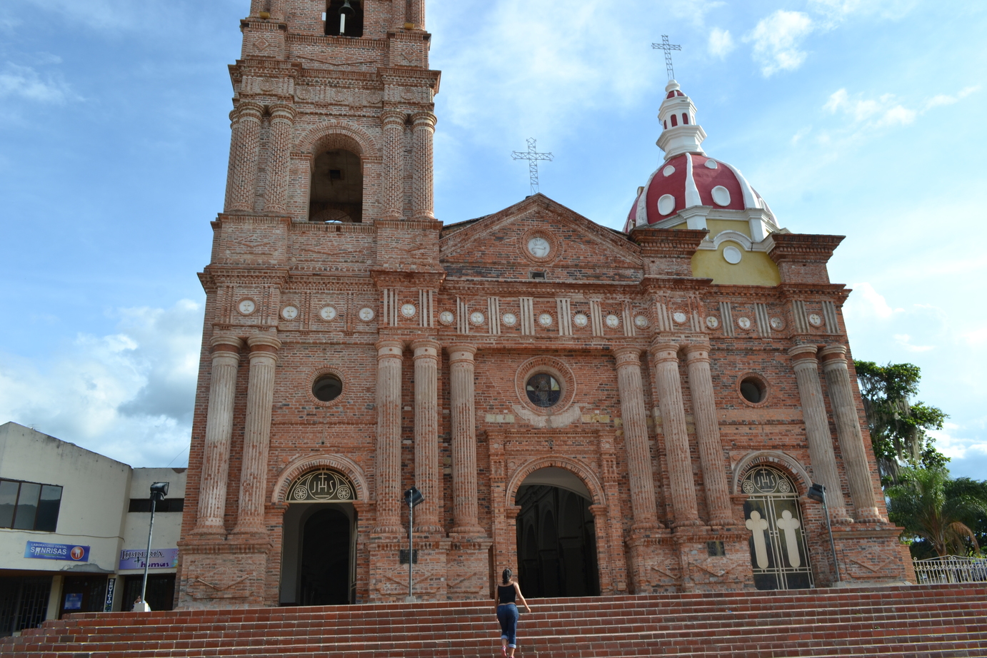 GENIAL TRAVESIA: IGLESIA DE TIMANA - HUILA (COLOMBIA)