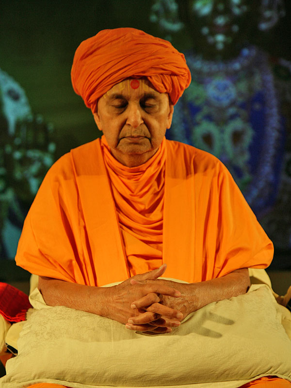 Lord Swaminarayan: Pramukh Swami Maharaj Photos