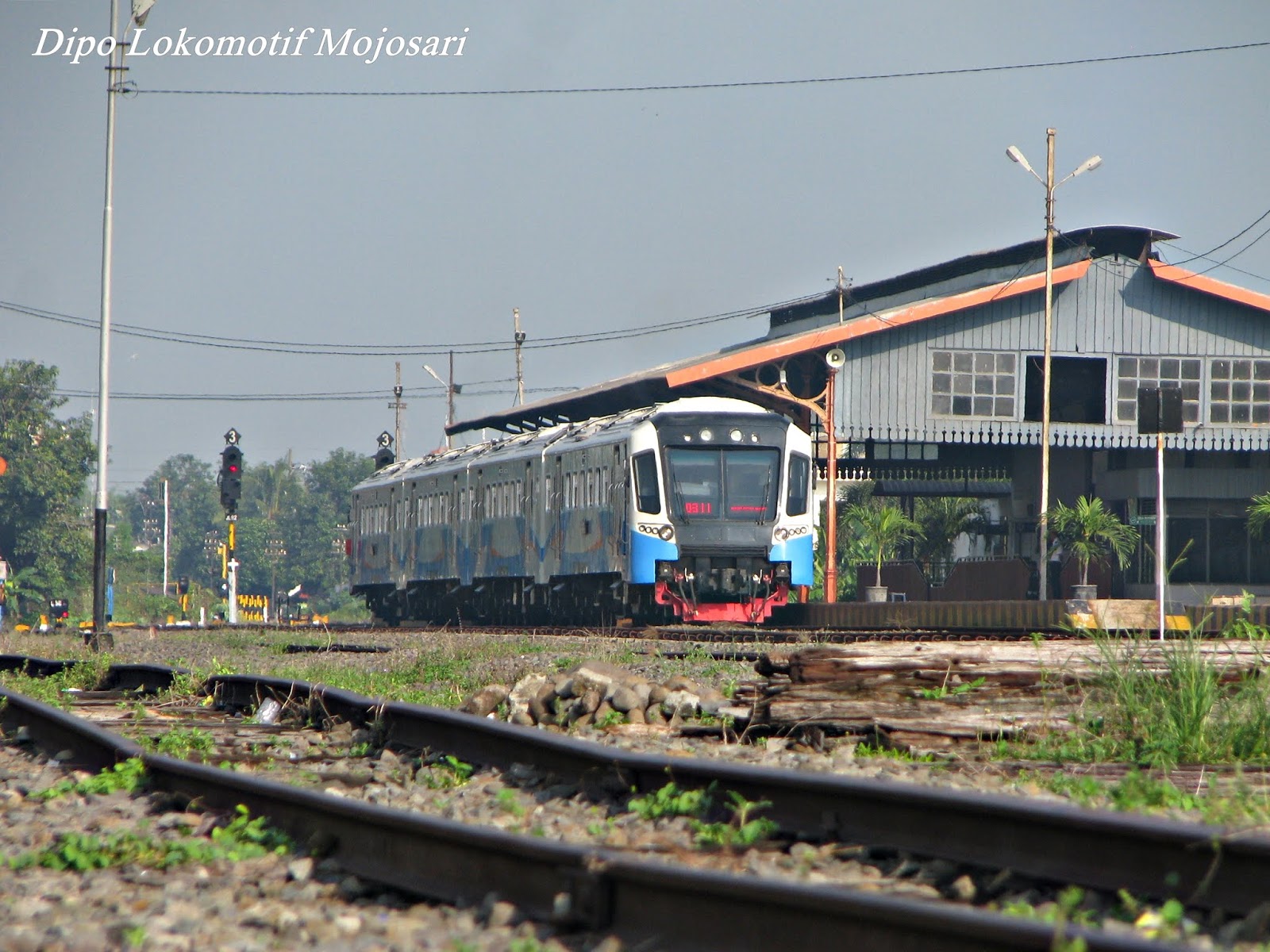 Kereta Api Indonesia: KRDI Jenggala Berangkat Stasiun Mojokerto Menuju ...