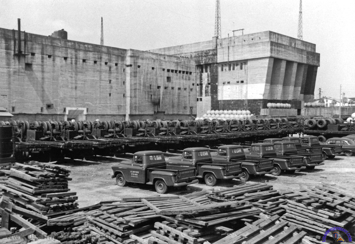 About Auto Car: US Army motor pool of 57 Chevys in Germany