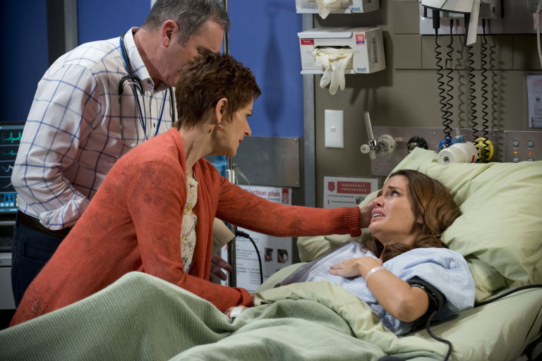 British TV InterMix : Neighbours - Elly Conway suffers a miscarriage.