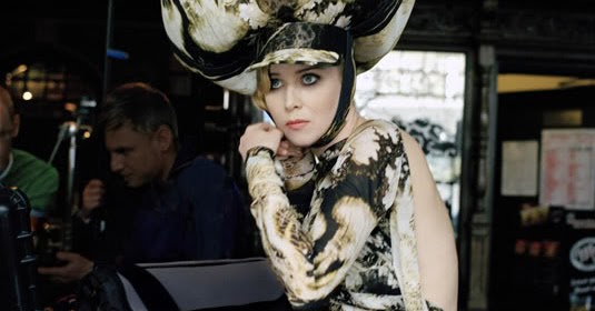 Give 'em the old Razzle Dazzle: Zombie Drag Queens