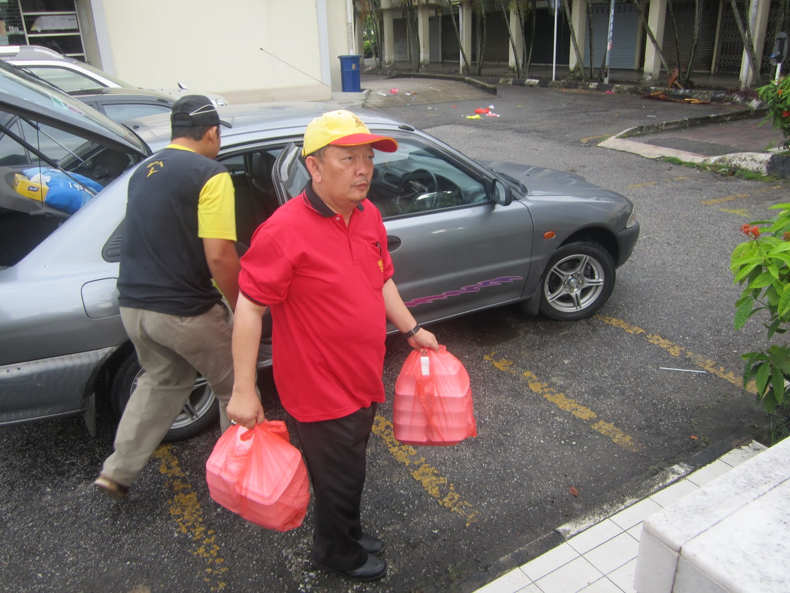 KHIDMAT MERU: GOTONG ROYONG DI PASAR BESAR KLANG