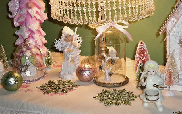 A DEBBIE-DABBLE CHRISTMAS: Christmas in the Craft Room, Christmas Home ...
