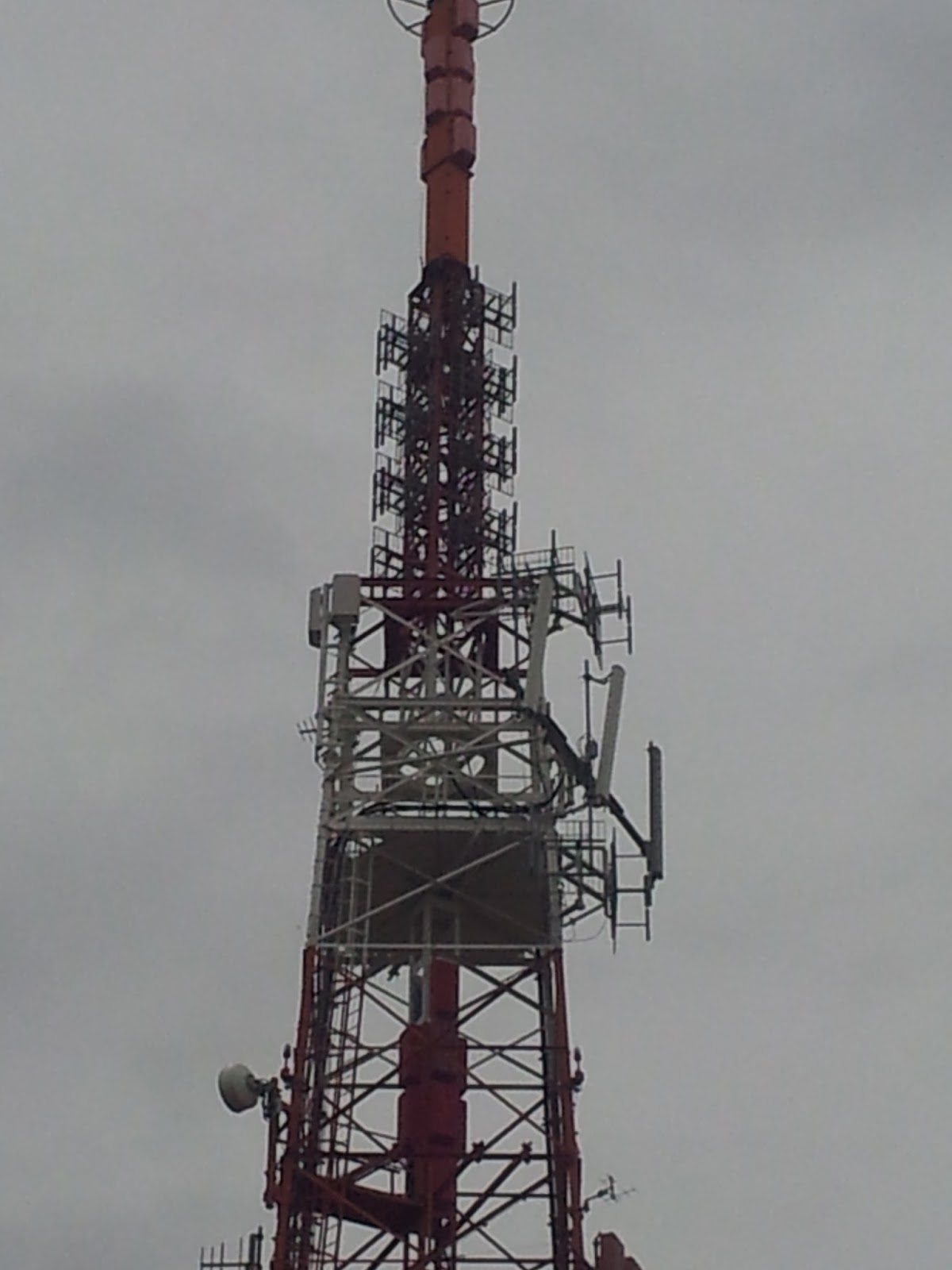 RADIOASCOLTO LISTEN TO THE WORLD: FOTOGALLERY: IL RIPETITORE DI FUMONE ...