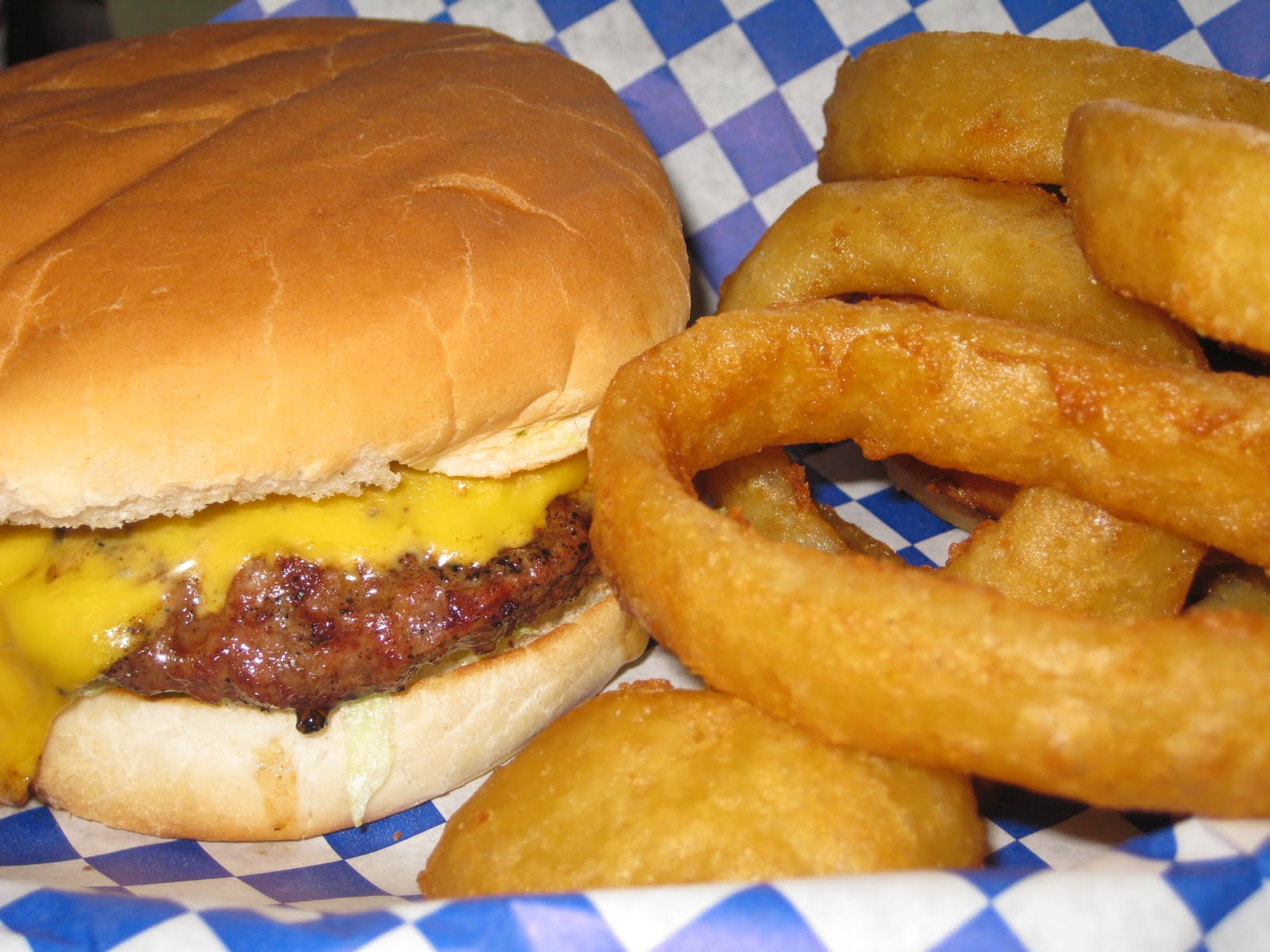 Devour Houston: Little Bitty Burger Barn