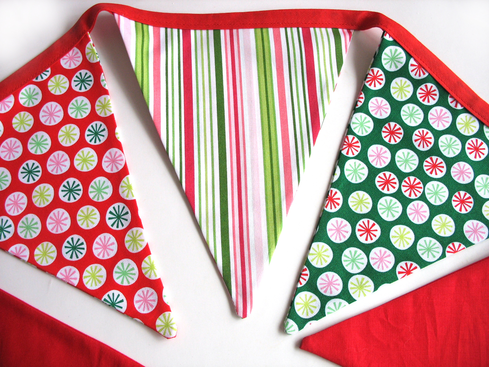 Merry-Go-Round Handmade: More Handmade Christmas/ Xmas Flag Bunting ...