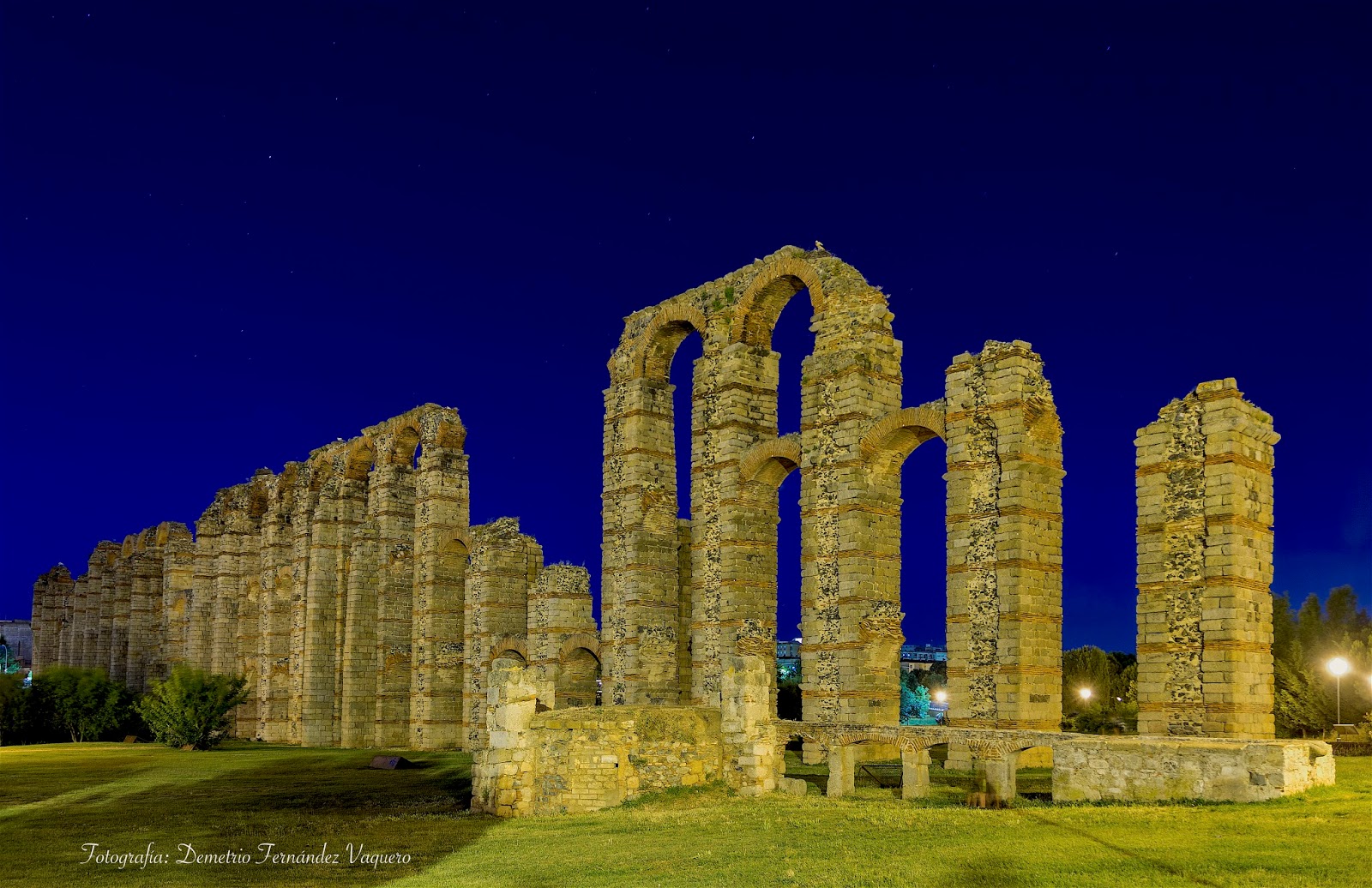 Mérida- Acueducto de los Milagros - vista nocturna 2 fotos | Fotografía ...