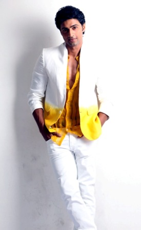 HOT ACTRESSES PICTURES AND GOSSIPS: Romeo Bengali Movie Dev Subhasree ...