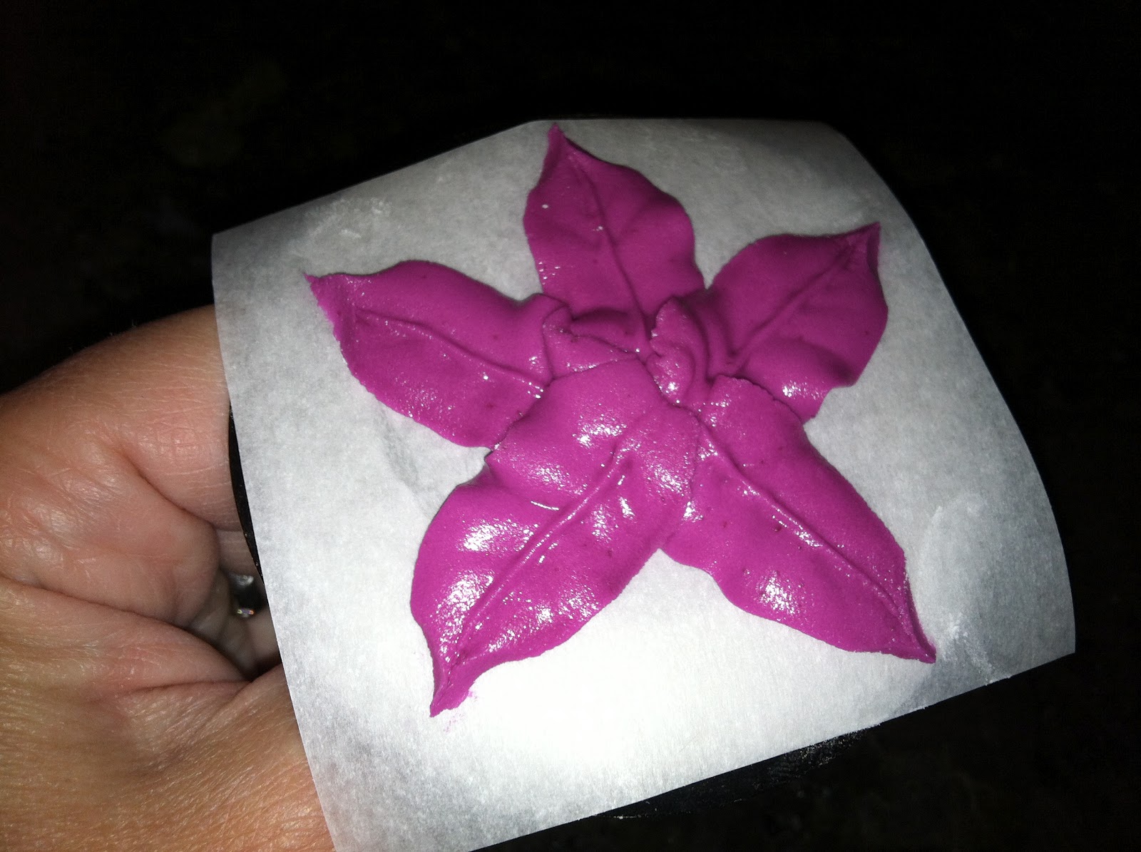 The Iced Queen: Royal Icing Columbine