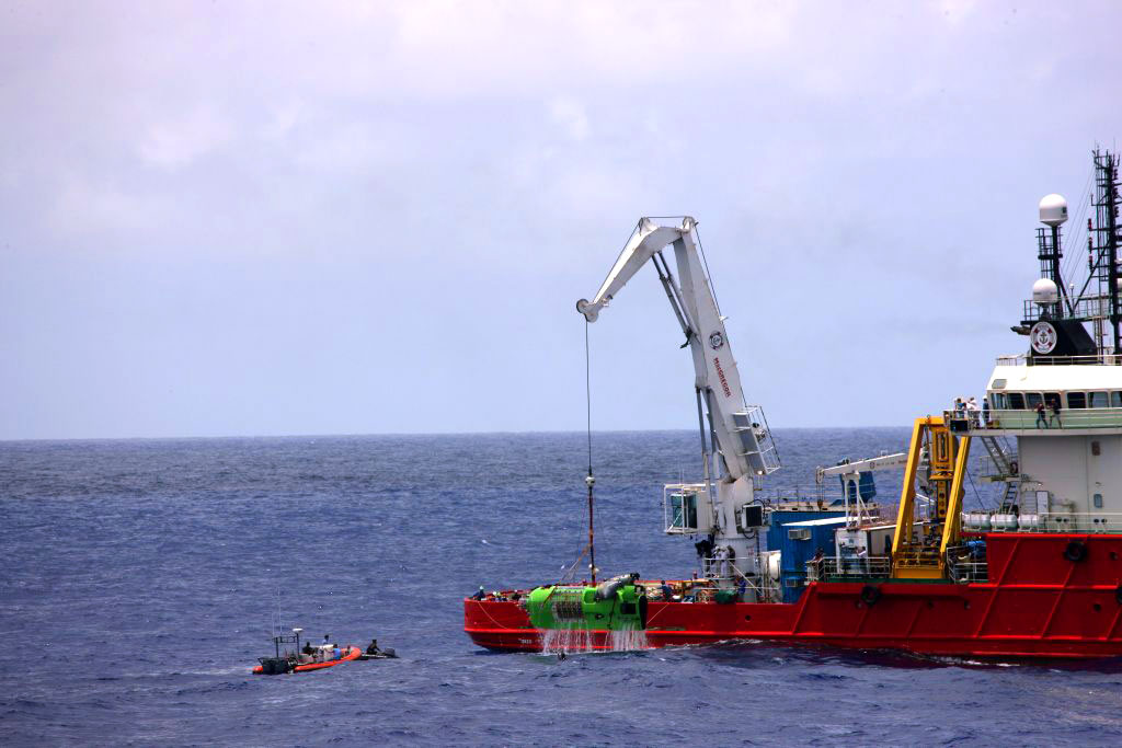 Welcome to RolexMagazine.com: James Cameron's DeepSea Challenge 3D