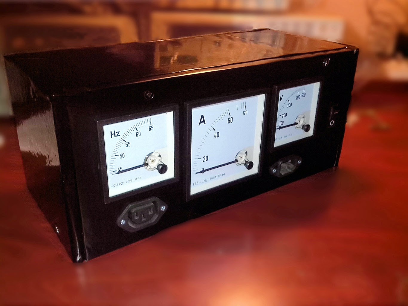 Analog AC line monitoring box
