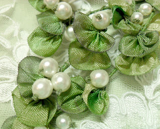 Lambs and Ivy Designs: Christmas Mistletoe in Ribbon work with Pearls