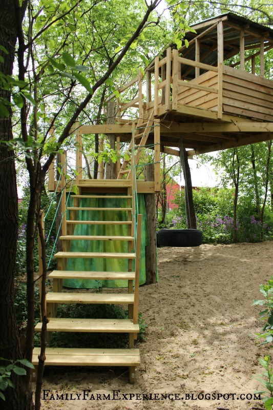 Family Farm Experience: DIY How to Build your own Treehouse