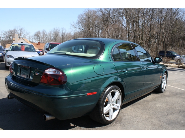 10k: Fast Cat: 2005 Jaguar S-Type R - DailyTurismo