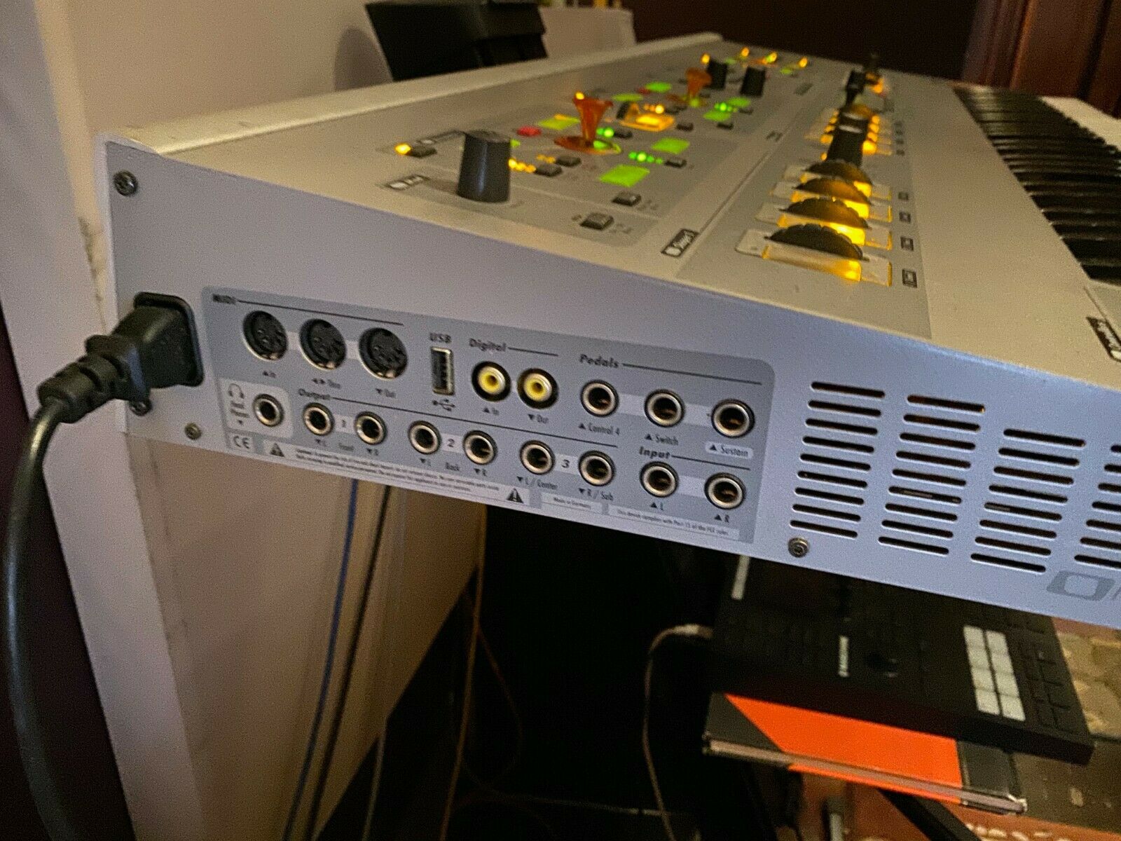 MATRIXSYNTH: Hartmann Neuron polyphonic synthesizer w/ surround output ...