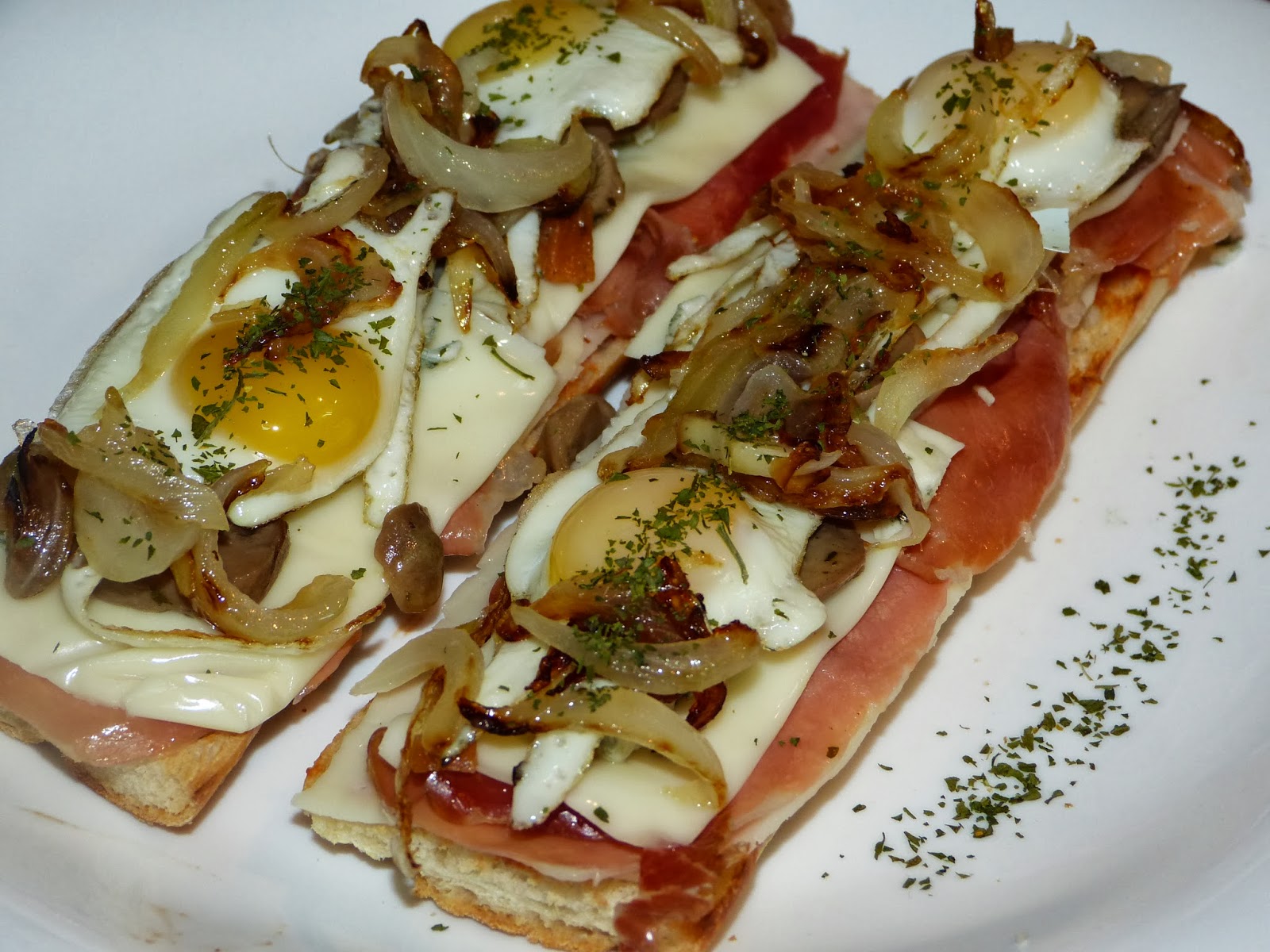 La comida de la Chaco: Paninis de Jamón serrano con cebolla caramelizada