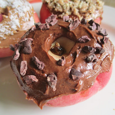 Rawdorable: These fresh donuts are quite peachy