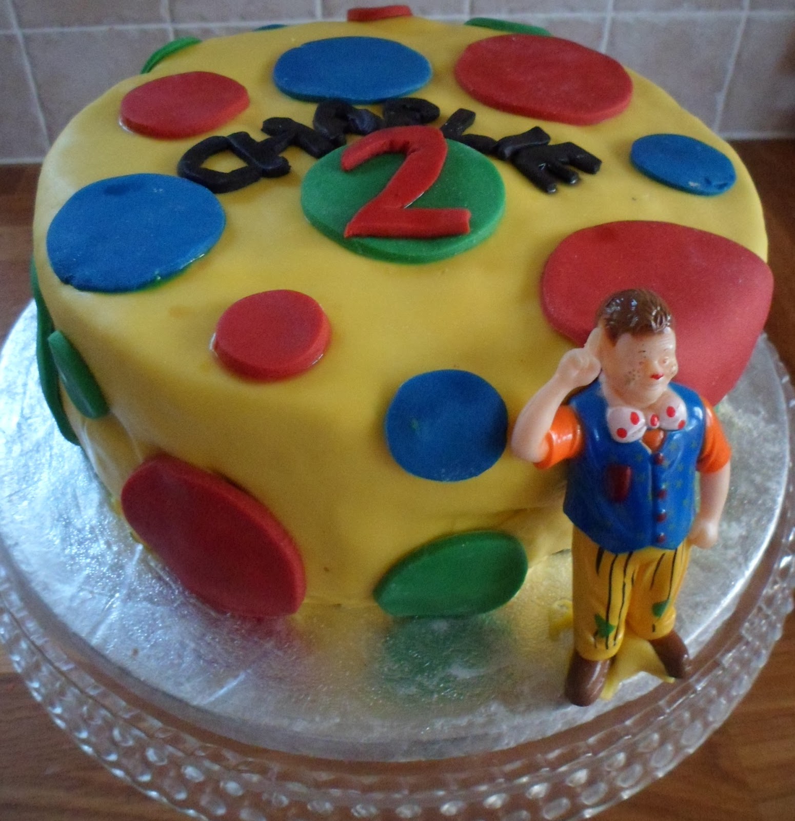 Cobble & Gobble: Mr Tumble's Spotty Birthday Cake (inside and out!)