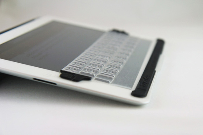 Touchfire Touchscreen Physical Keyboard for Apple iPad