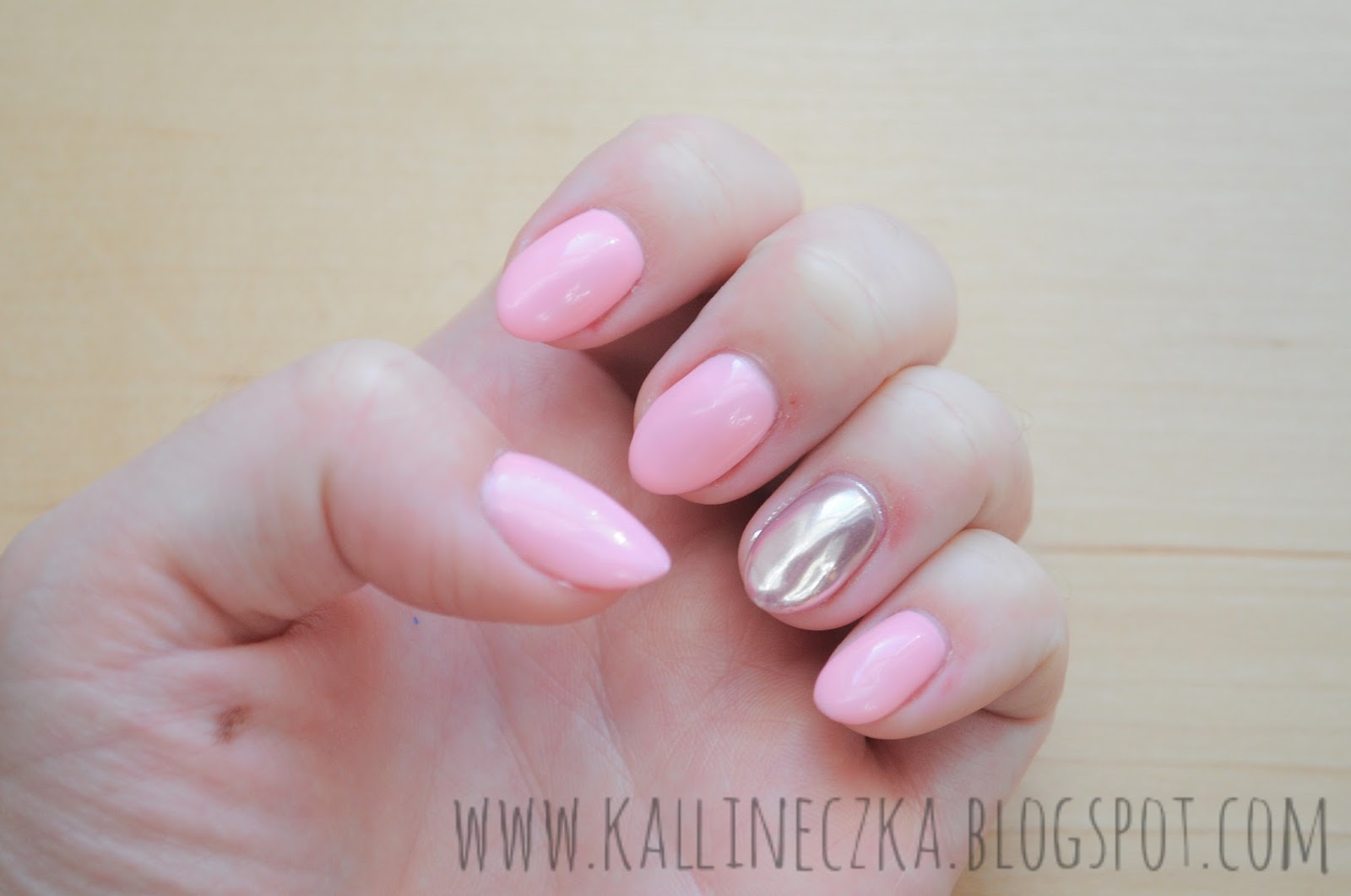 Wszystko o kosmetykach: SemiFLASH czyli efekt lustra na paznokciach