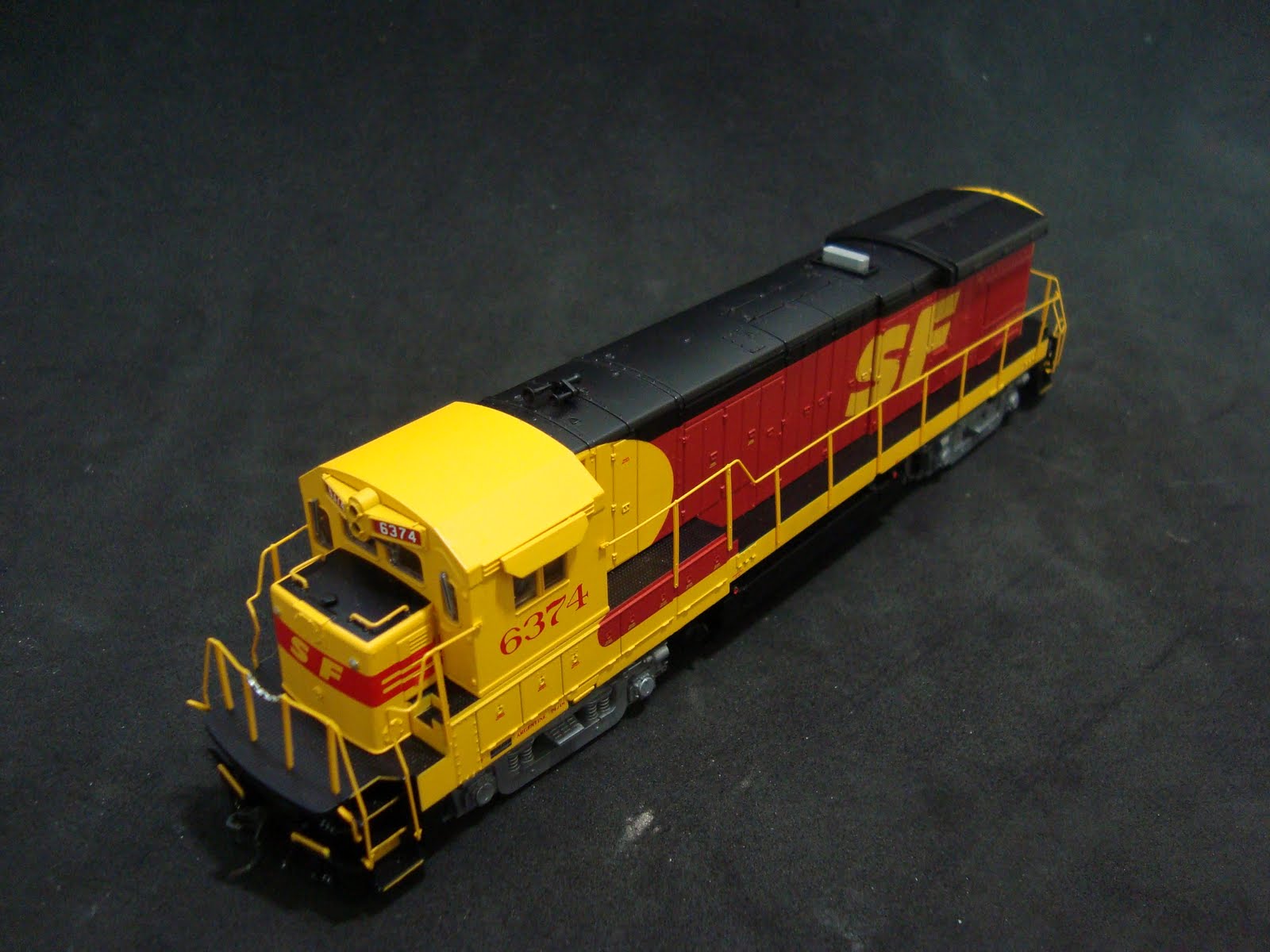 SFTRENS Ferromodelismo HO DCC: Locomotiva GE B23-7 ATSF Kodachrome ...
