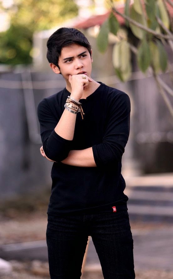 Mengenal Si-Tampan Aliando syarief | world style