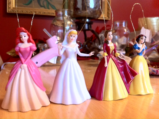 Keeping Up With the Joneses: Our Disney Christmas Tree!