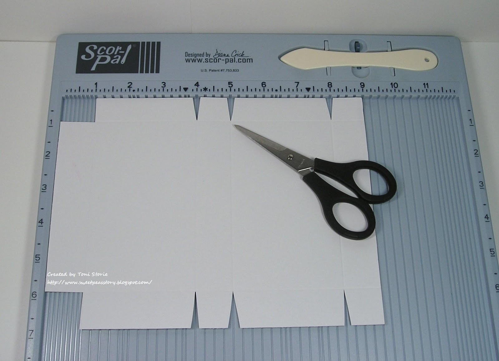 Sweet Pea's Story: A Window Box Scor-Pal Tutorial