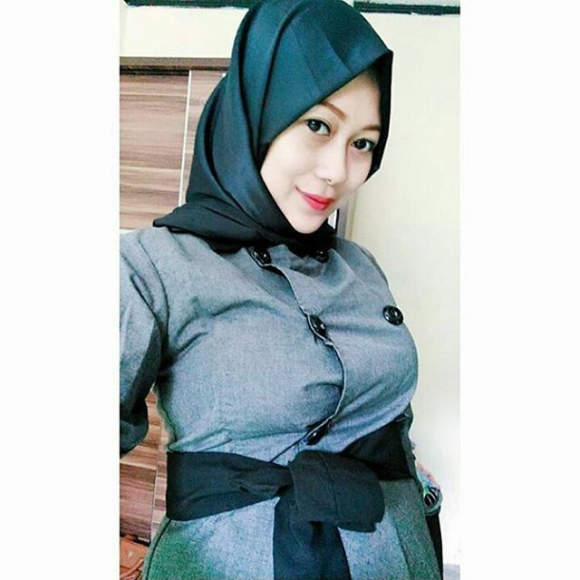 Pesona Cewek Jilbab Montok Bagian 4 - Bidadari Cantik