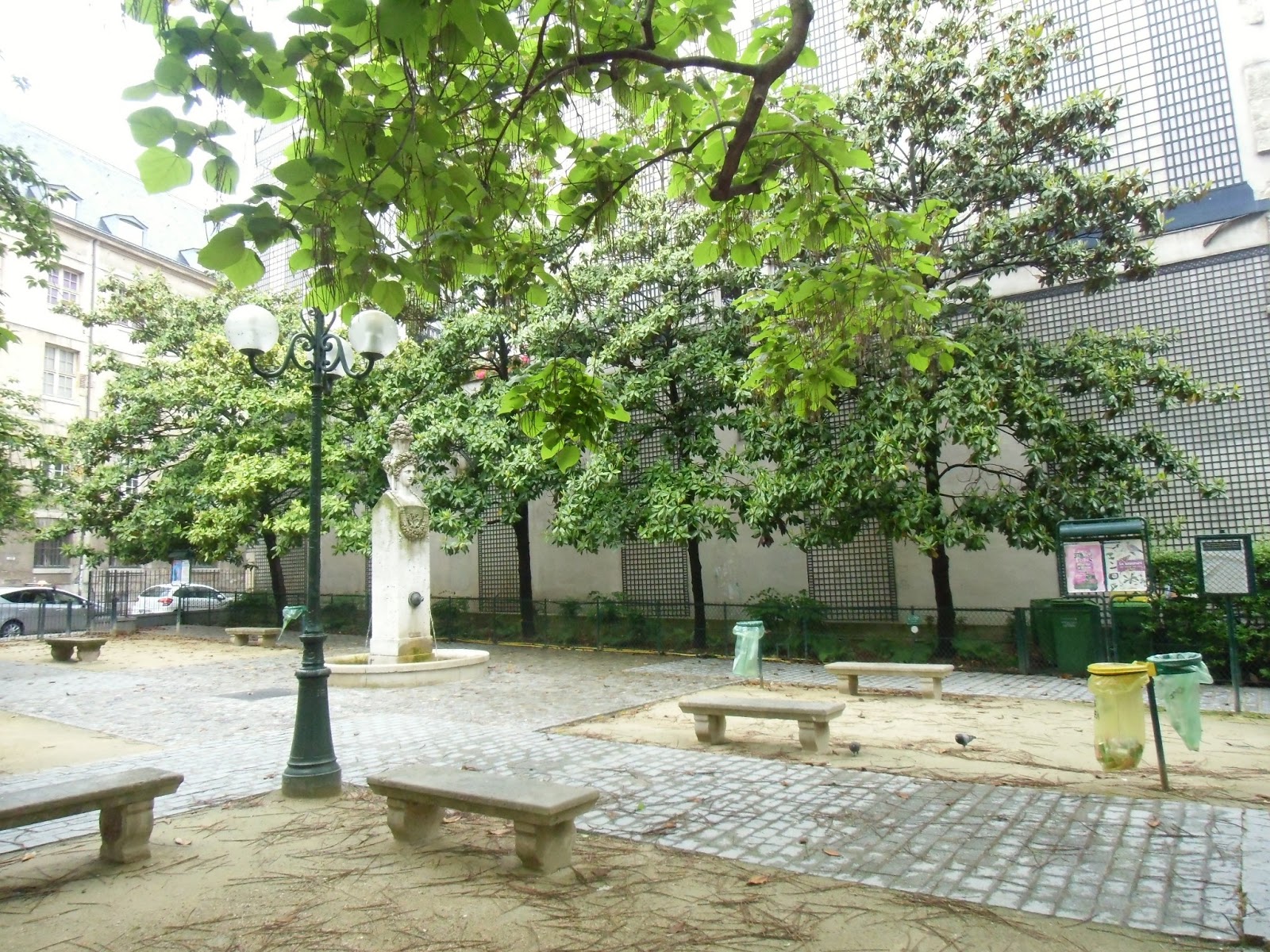 Laërte, le père d'Ulysse: SQUARE GABRIEL PIERNE - VIe arrondissement PARIS