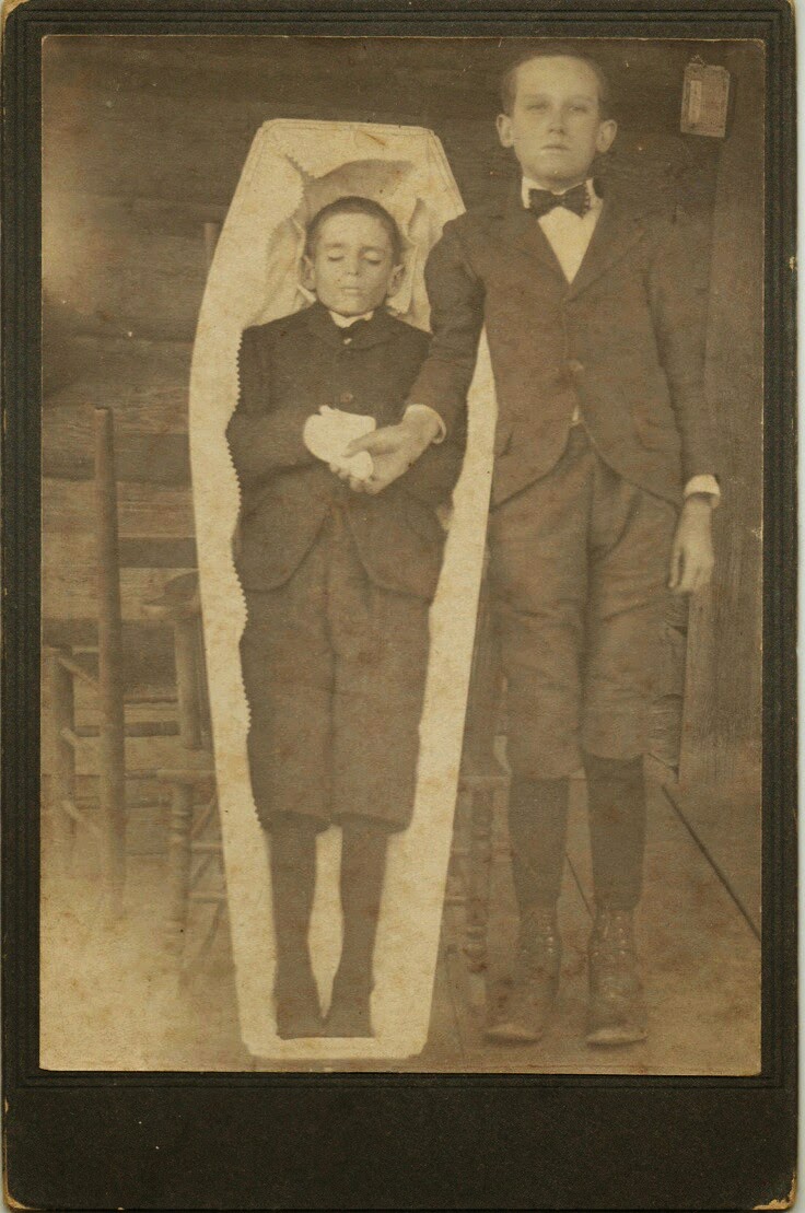 Life on: [ The Seventh Cloud ] : Victorian Mourning and Post-Mortem ...