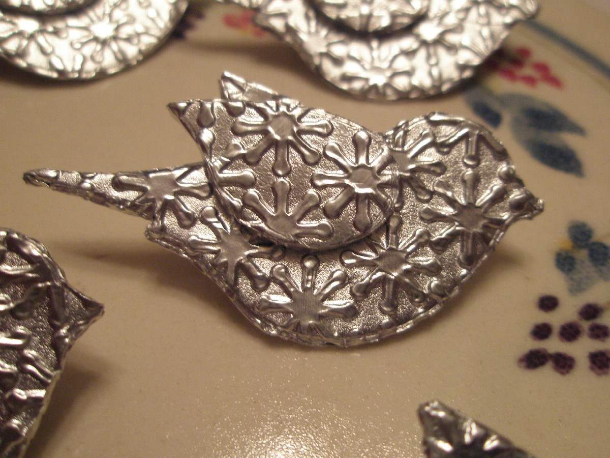 Paper Vernissage: Punched Embossed Bird Pins