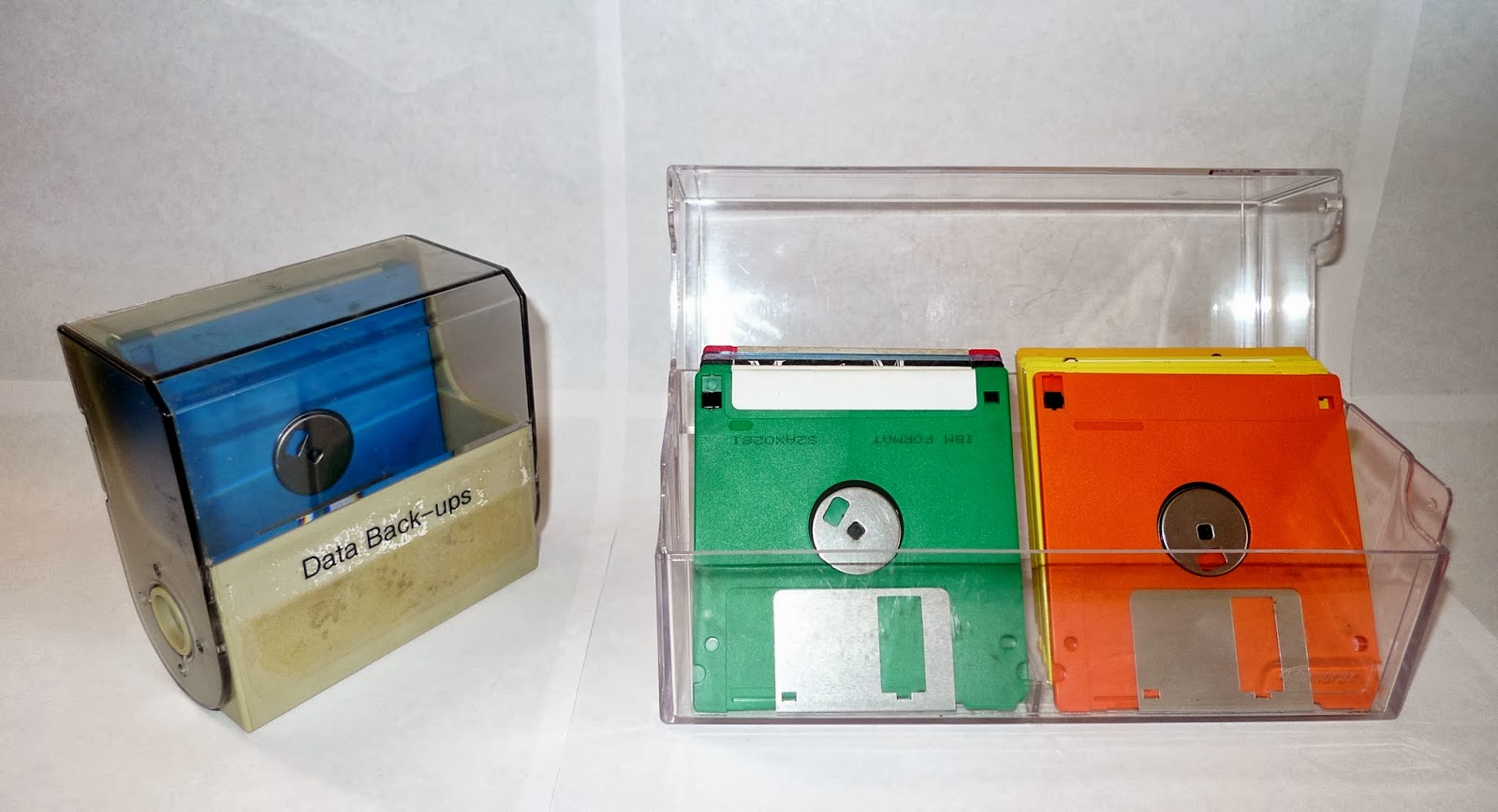 Recycle: Old Things into New: Floppy Disk Jewelry Chain Caddy