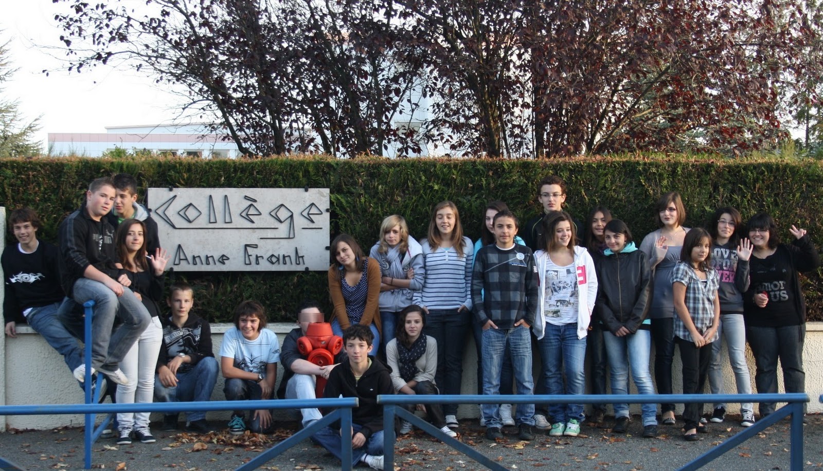 Sacho High School - Collège Anne Frank: Our class photo!