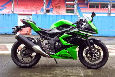 Tampilan Kawasaki Ninja RR Mono 2015 Inspirasi dari WSBK | Spek Motor