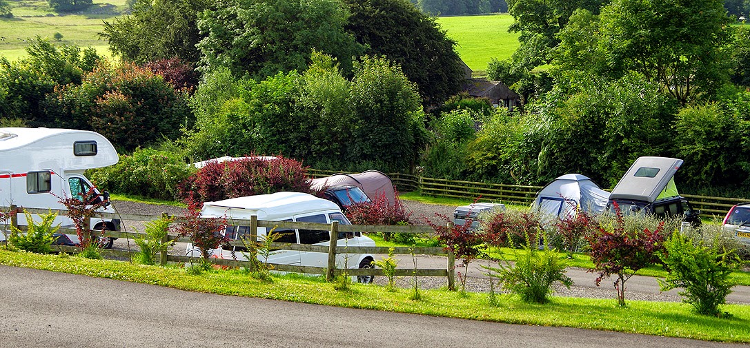 Earth-Roamers : Peak District - Beech Croft Farm camping