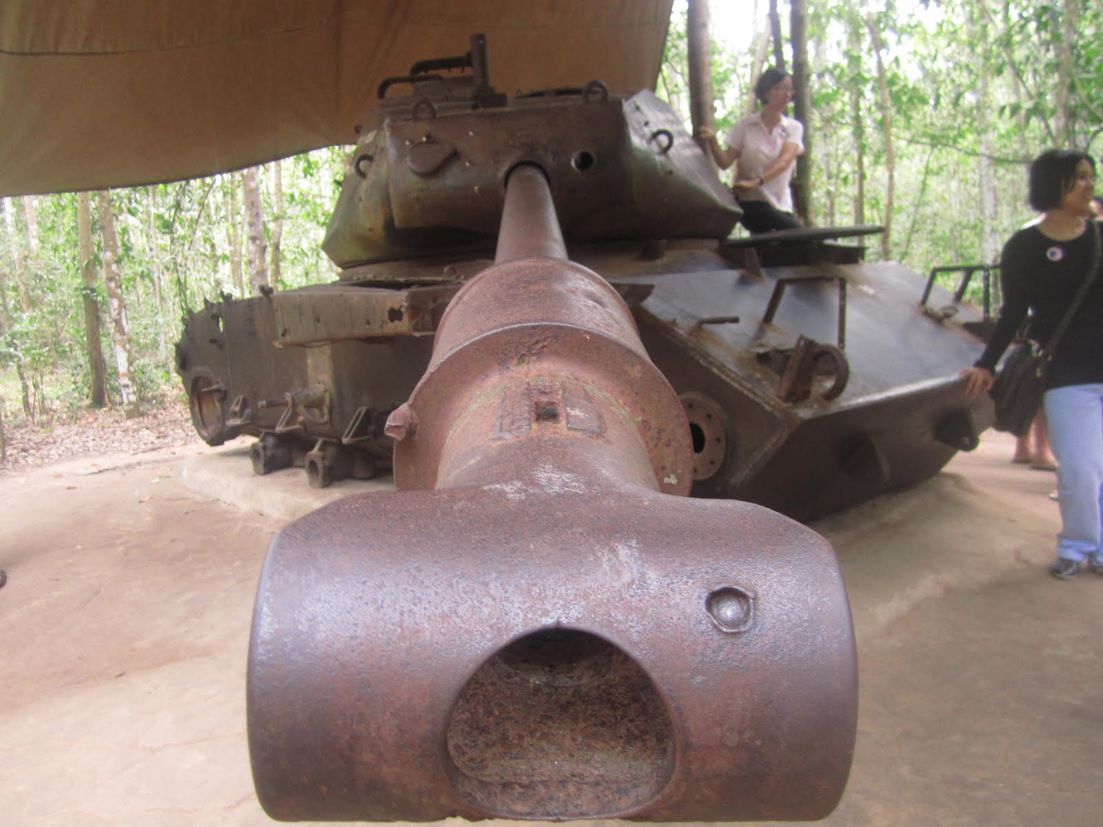 Ricks Extra Long Summer . . . .: Cu chi coo and the lack of a toilet ...