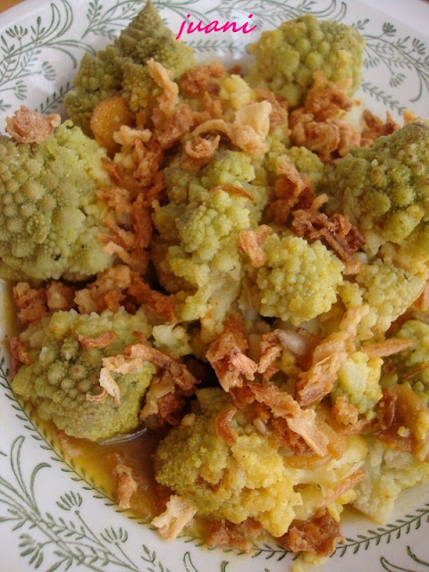 Las Cosillas Que Hago: Romanesco rehogado rociado con crujiente de ...