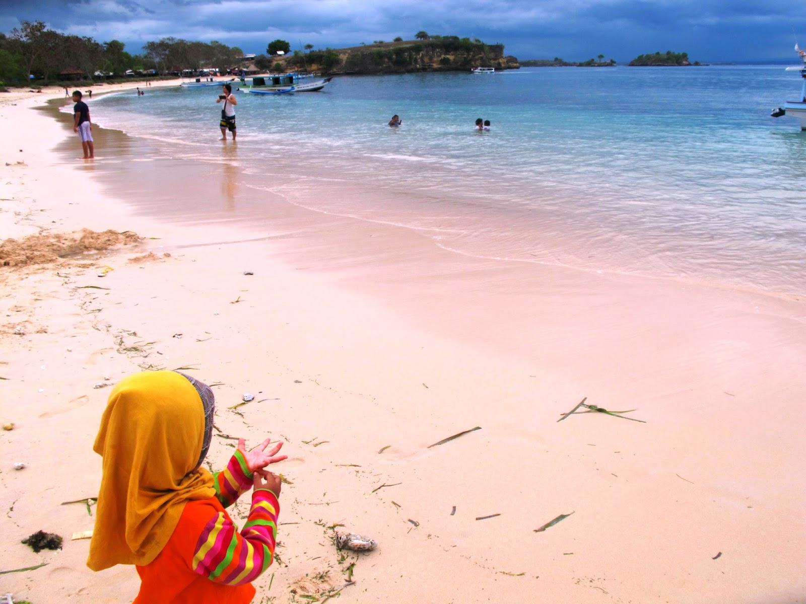 Foto Pantai Pink Lombok Timur