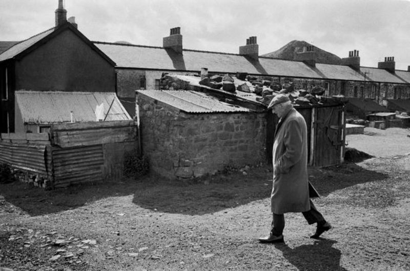 42 Striking Black and White Photographs Capture Everyday Life in Wales ...