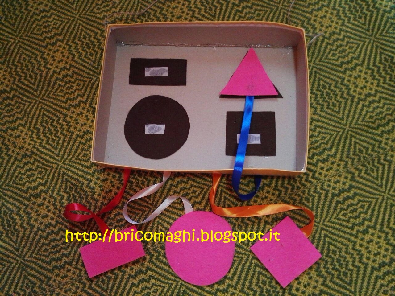 Bricomaghi: Tutorial "gioco delle forme geometriche"