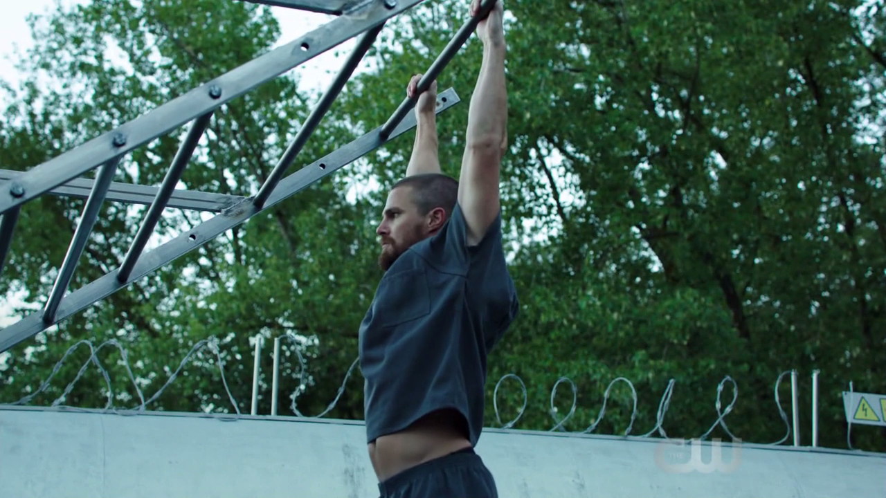 Stephen Amell & Cody Runnels on Arrow (2018) ~ DC's Men of the Moment