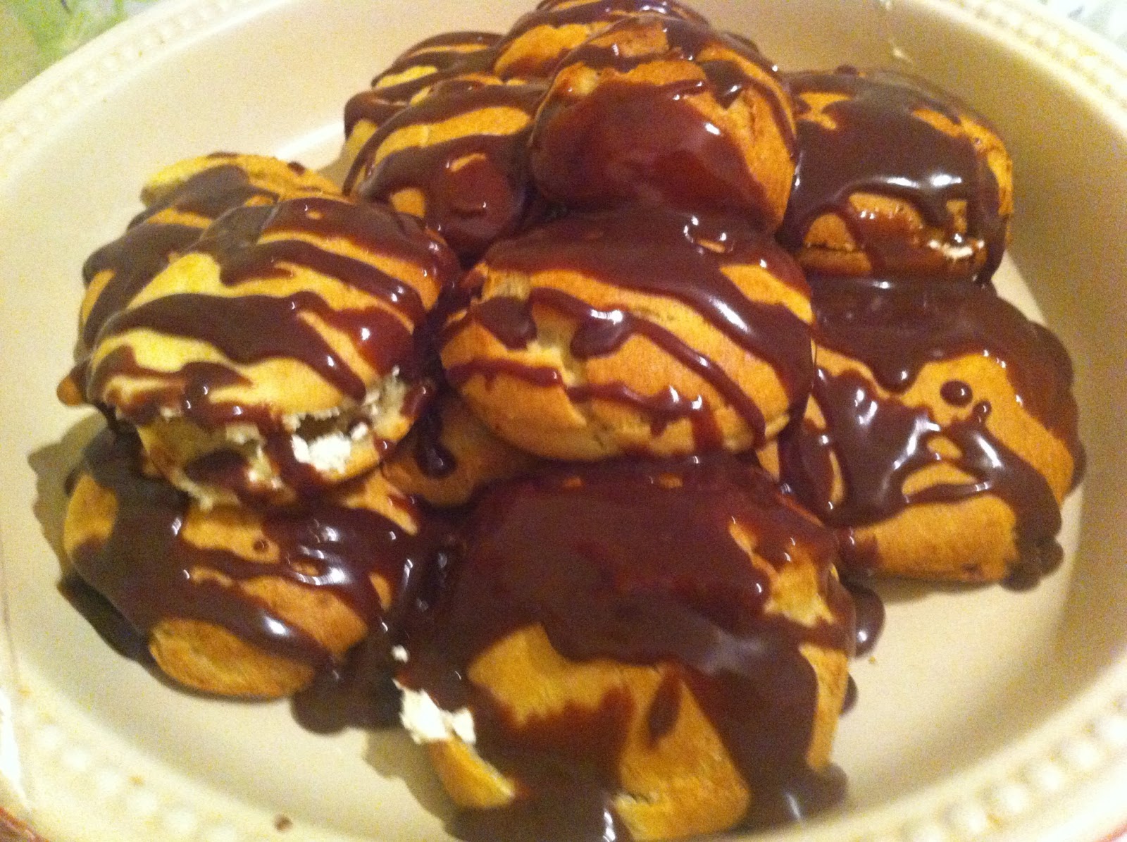 Origin of trainee housewife: Profiteroles
